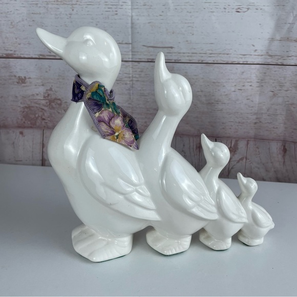Accents | Vintage Ceramic Ducks In A Row Decor Figure White Farmhouse ...